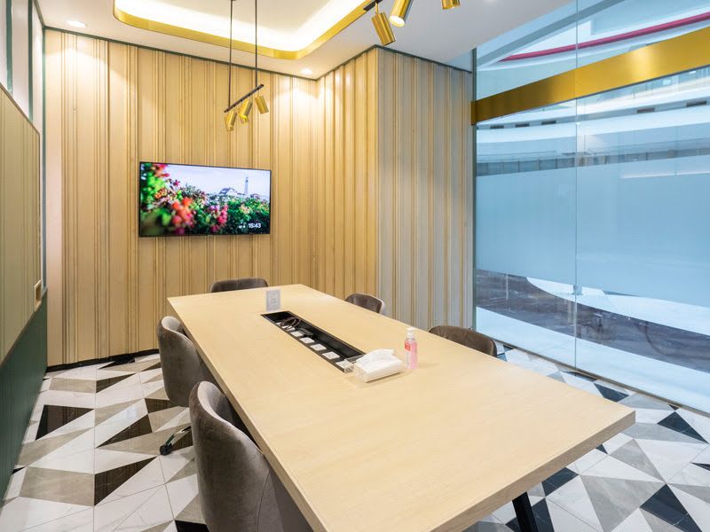 10-Person Meeting Room 2C at GoWork RDTX Square | Gable