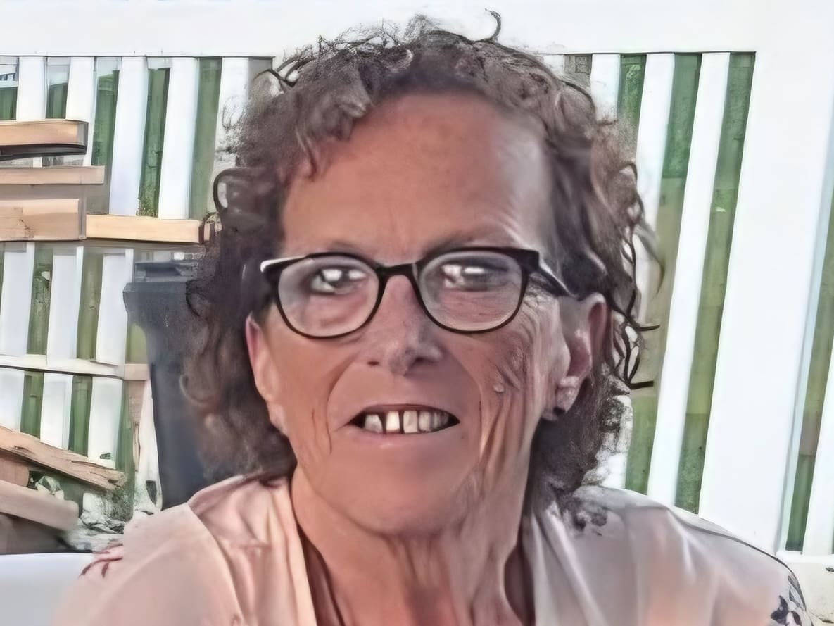 text me back eileen hanley