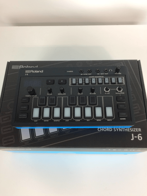 Roland J-6 AIRA Desktop Chord Synthesizer | GearTree