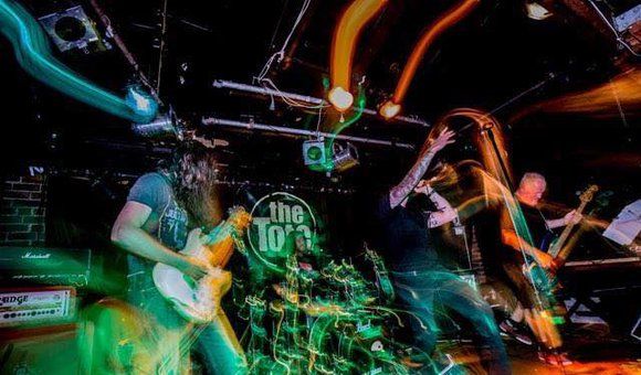 El Colosso + Roddy and The Rodents gig at The Eastern