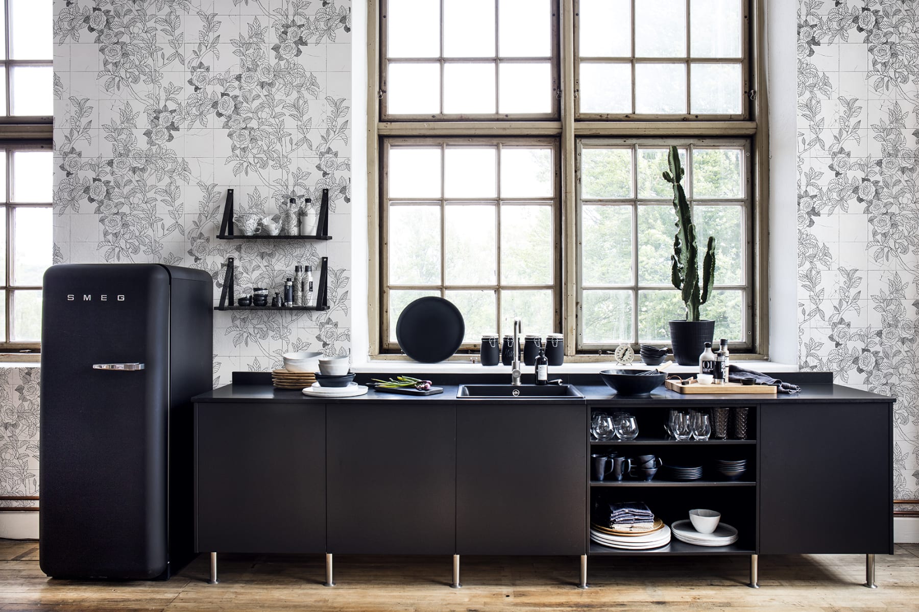 Rose Tiles Graphite - Rebel Walls