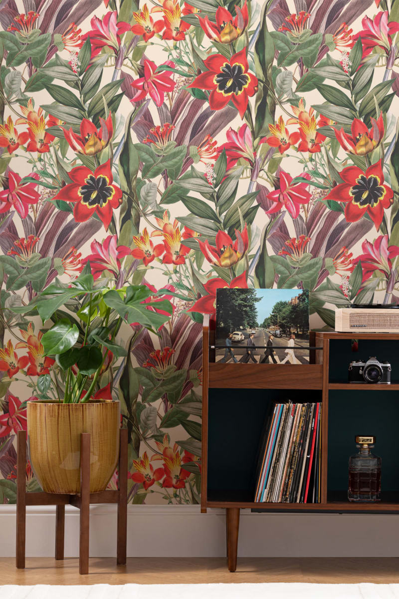 Vintage Tropical Foliage Beige Wallpaper - Hovia
