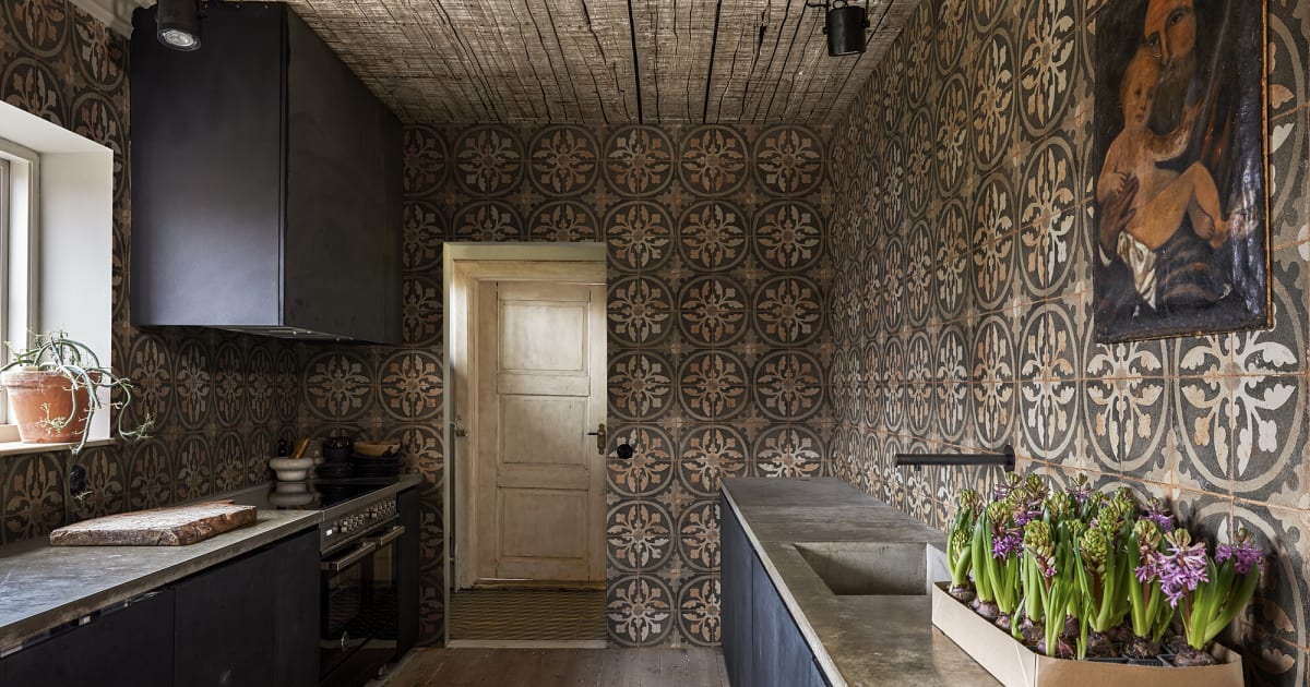 Ravenna, Rust - Rebel Walls