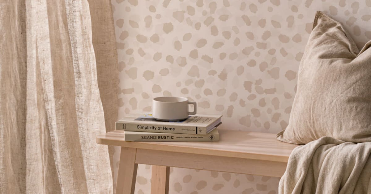 Neutral Modern Cheetah Spots Wallpaper - Hovia