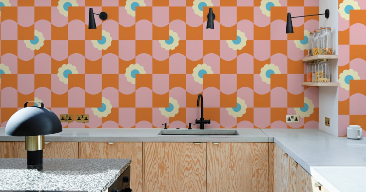 Elizabeth Olwen Petal Pop Pink Wallpaper - Hovia