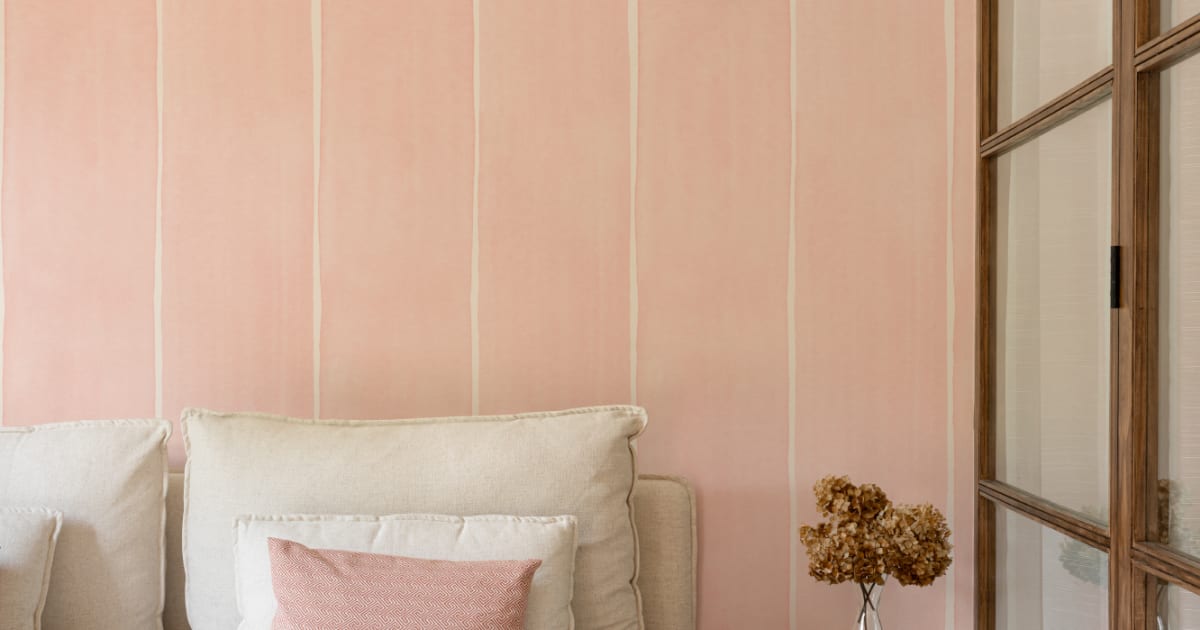 Carta Da Parati A Righe Acquerellate Verticali Rosa - Hovia