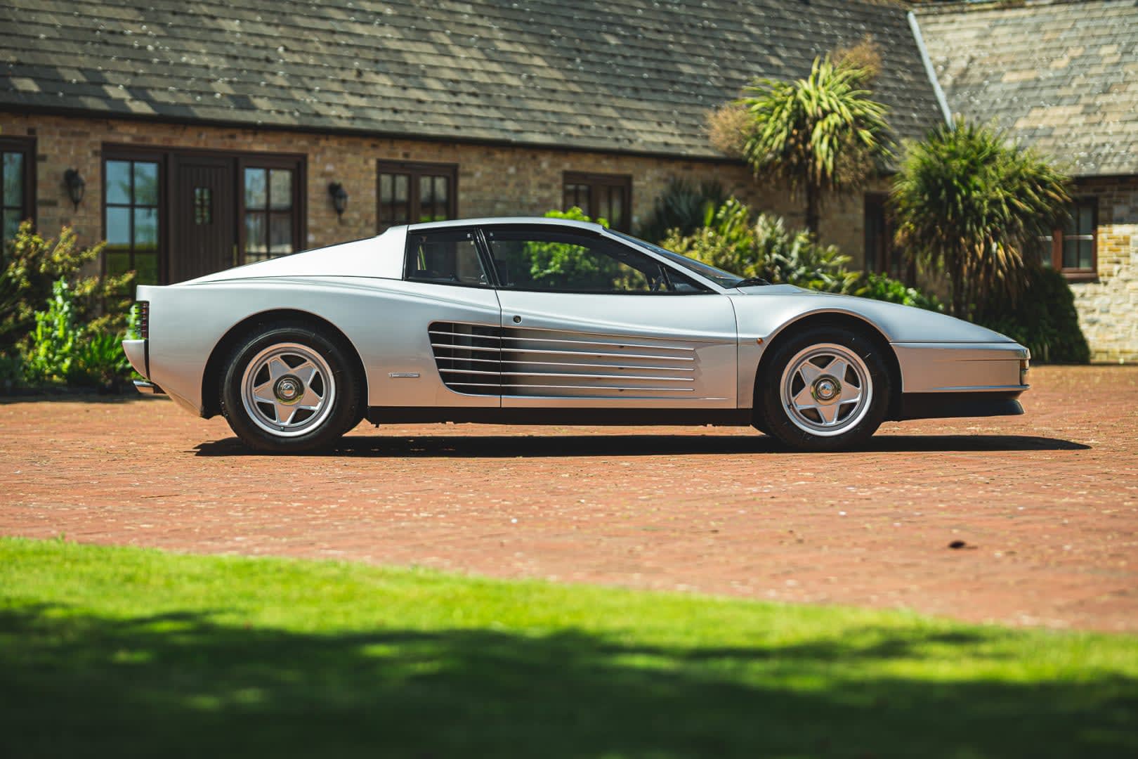 Ferrari Testarossa White Wallpaper