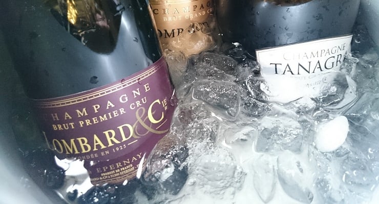 10 Things That Must Appear on All Champagne Labels - Glass Of Bubbly
