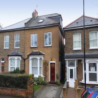 2 bedroom Ground Floor Maisonette for sale