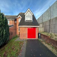 3 Bedroom house with ensuite & garage To Let