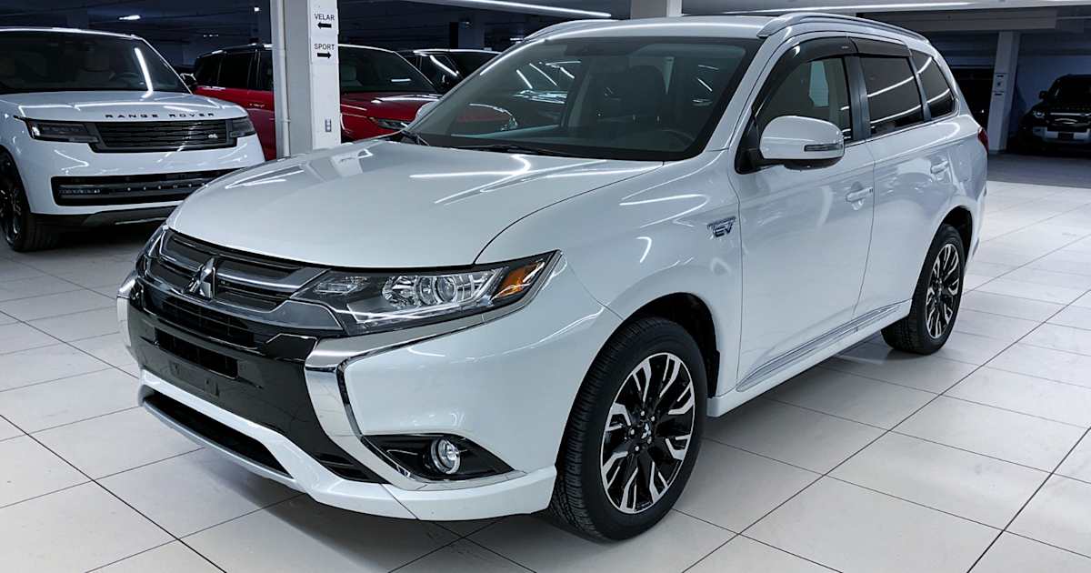 Land Rover Richmond | Mitsubishi Outlander PHEV SE S-AWC