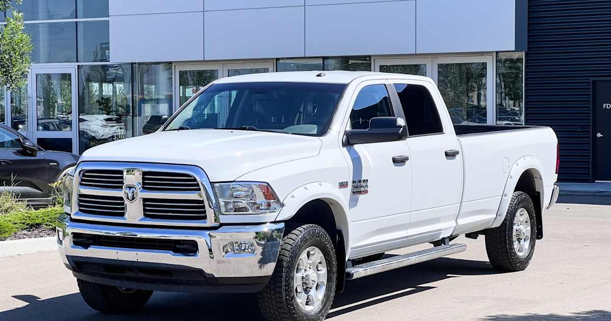 Land Rover Edmonton | Ram 3500 SLT 4x4 Crew Cab 8' Box