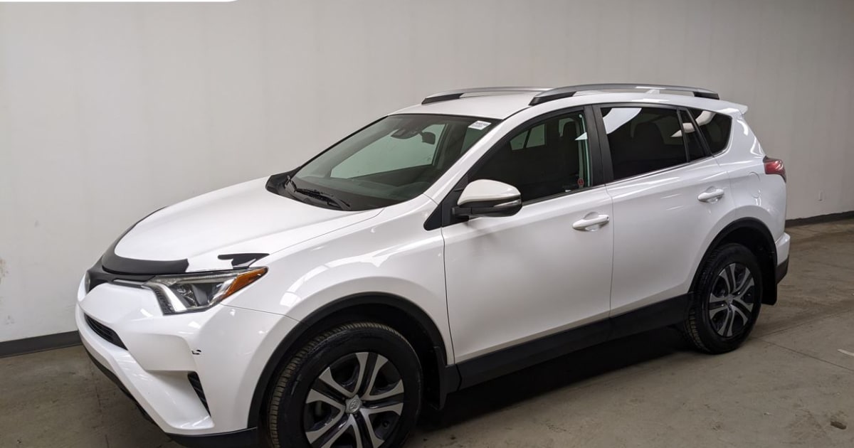 Toyota RAV4 AWD 4dr LE | Toyota on the Trail