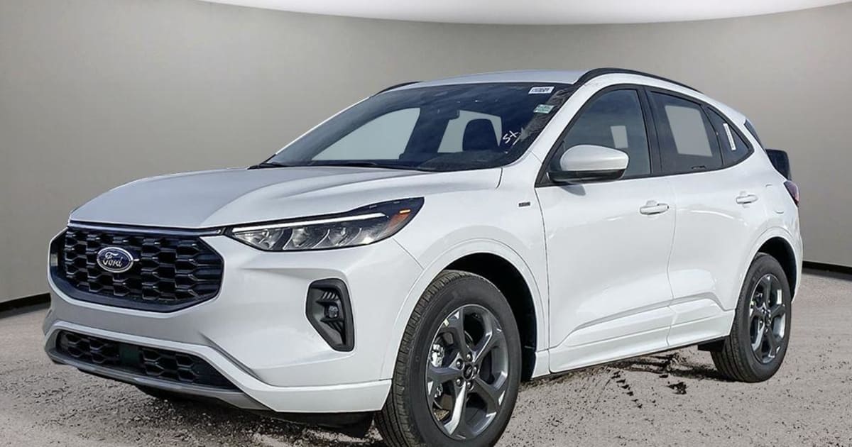 Ford Escape ST-Line Select AWD | Kentwood Ford