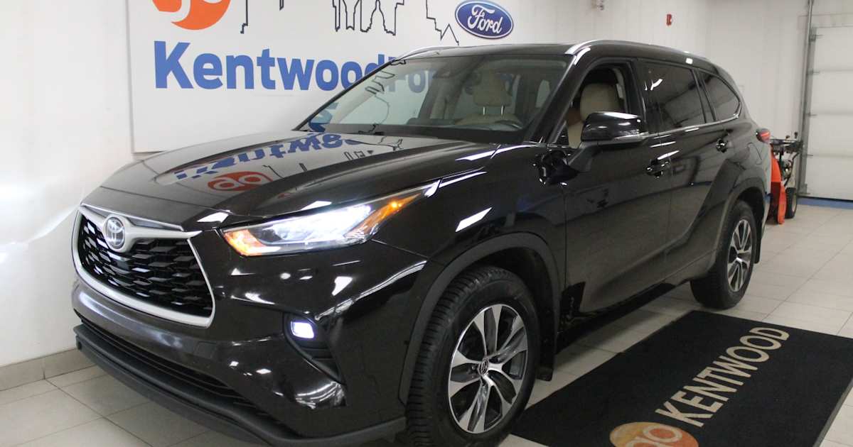 Toyota Highlander XLE AWD | Kentwood Ford
