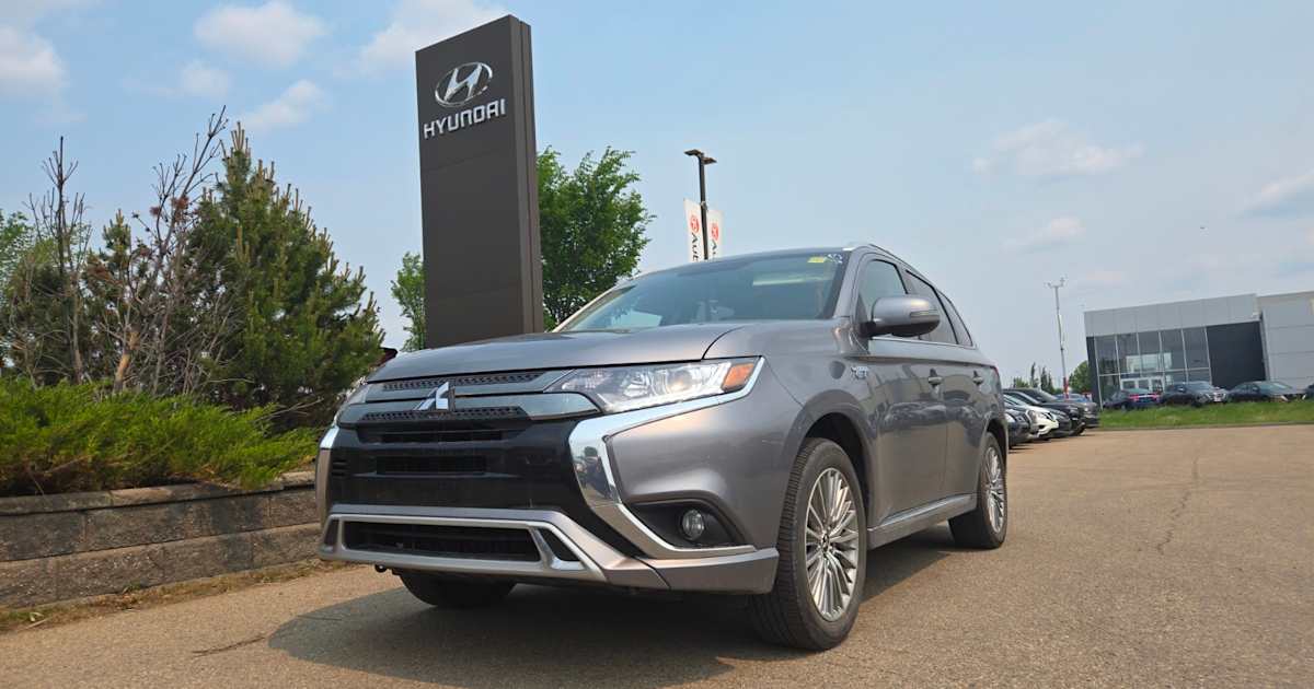 Mitsubishi Outlander PHEV SE S-AWC | Go Auto