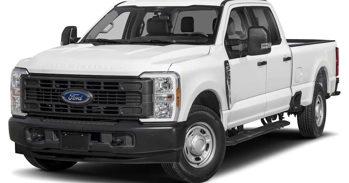 Ford Super Duty F-250 SRW XL 4WD Crew Cab 6.75' Box | Go Auto