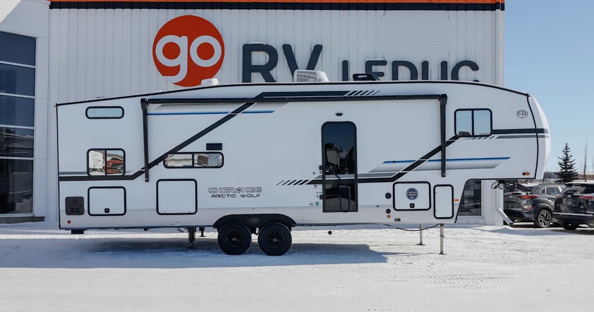 Go RV Winnipeg | Cherokee Arctic Wolf 287BH