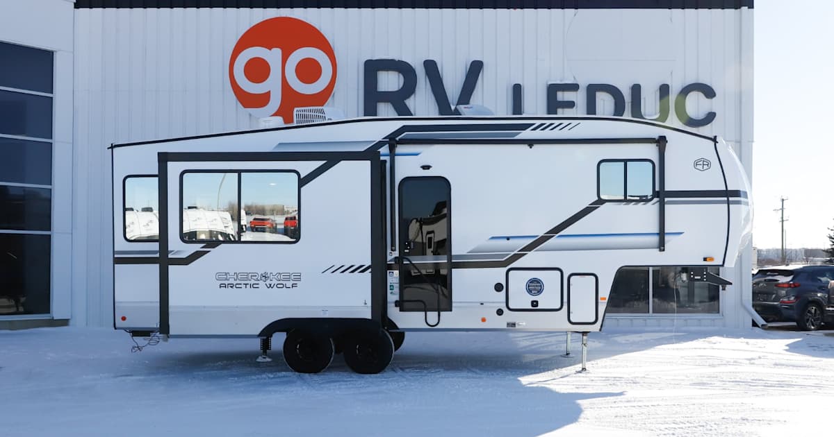 Go RV Winnipeg | Cherokee Arctic Wolf 27SGS