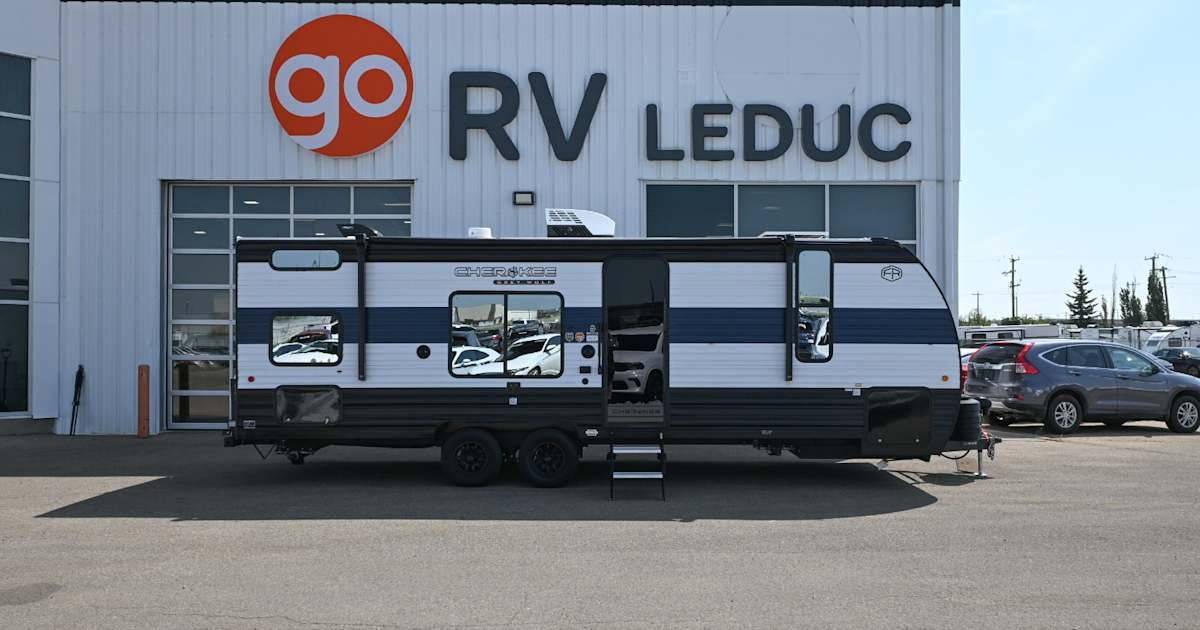 Go RV Winnipeg | Cherokee Grey Wolf 26DJSE