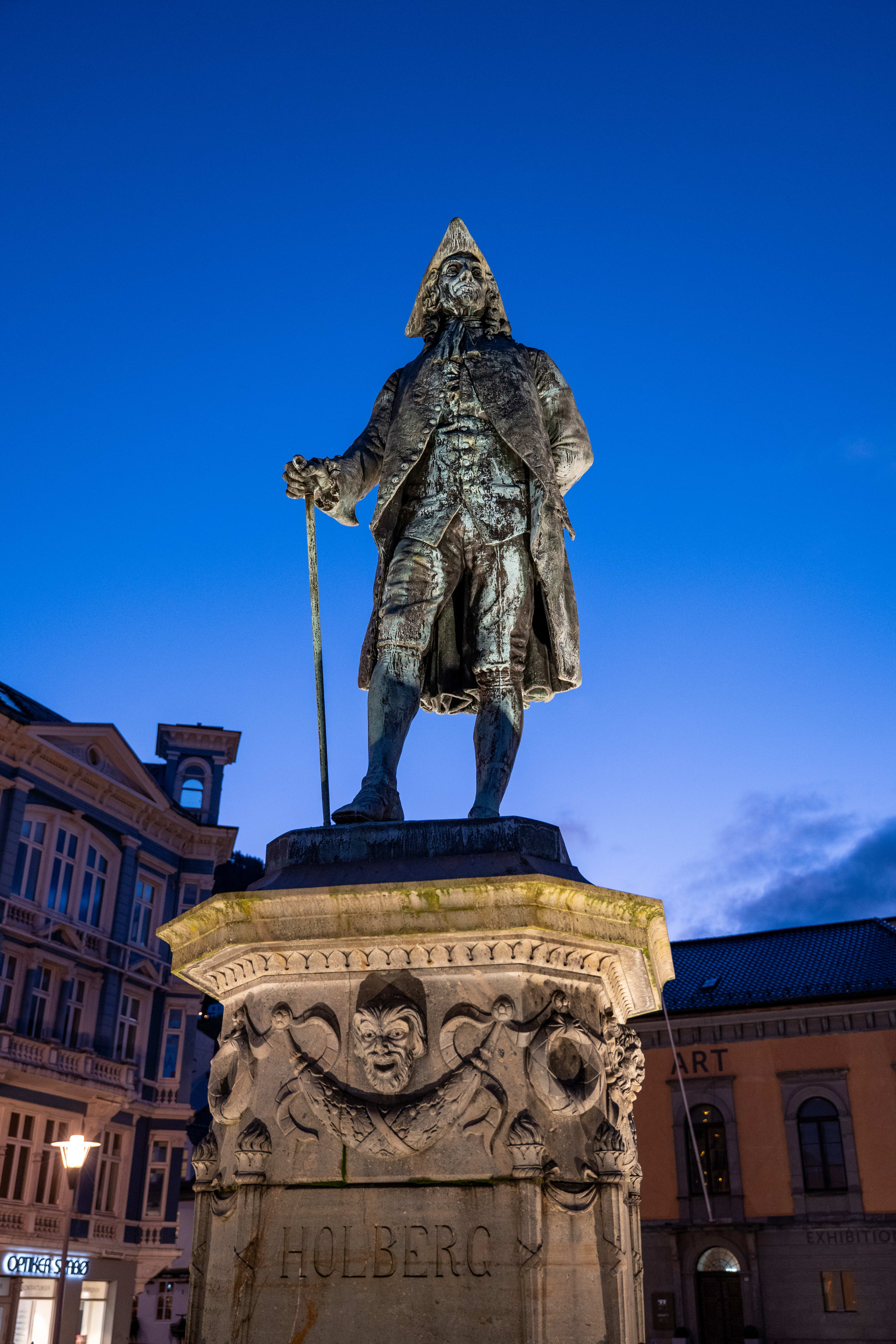 Famous statues in Bergen
