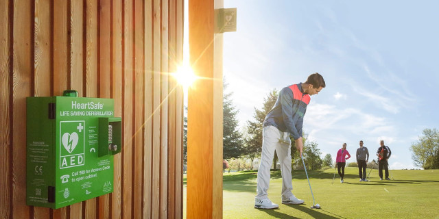 Motocaddy Extends Successful Defibrillator Campaign at Golf Clubs