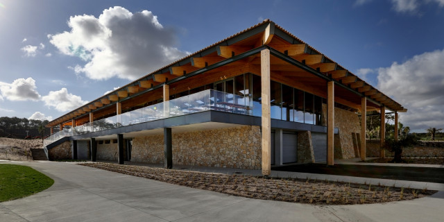 Eagerly Anticipated West Cliffs Resort in Portugal Opens Clubhouse