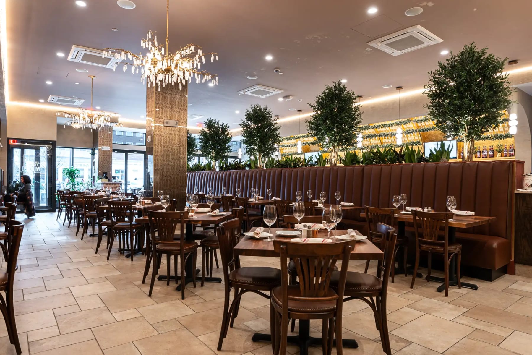 Molto Darien - Modern Italian Restaurant Experience in Darien Commons