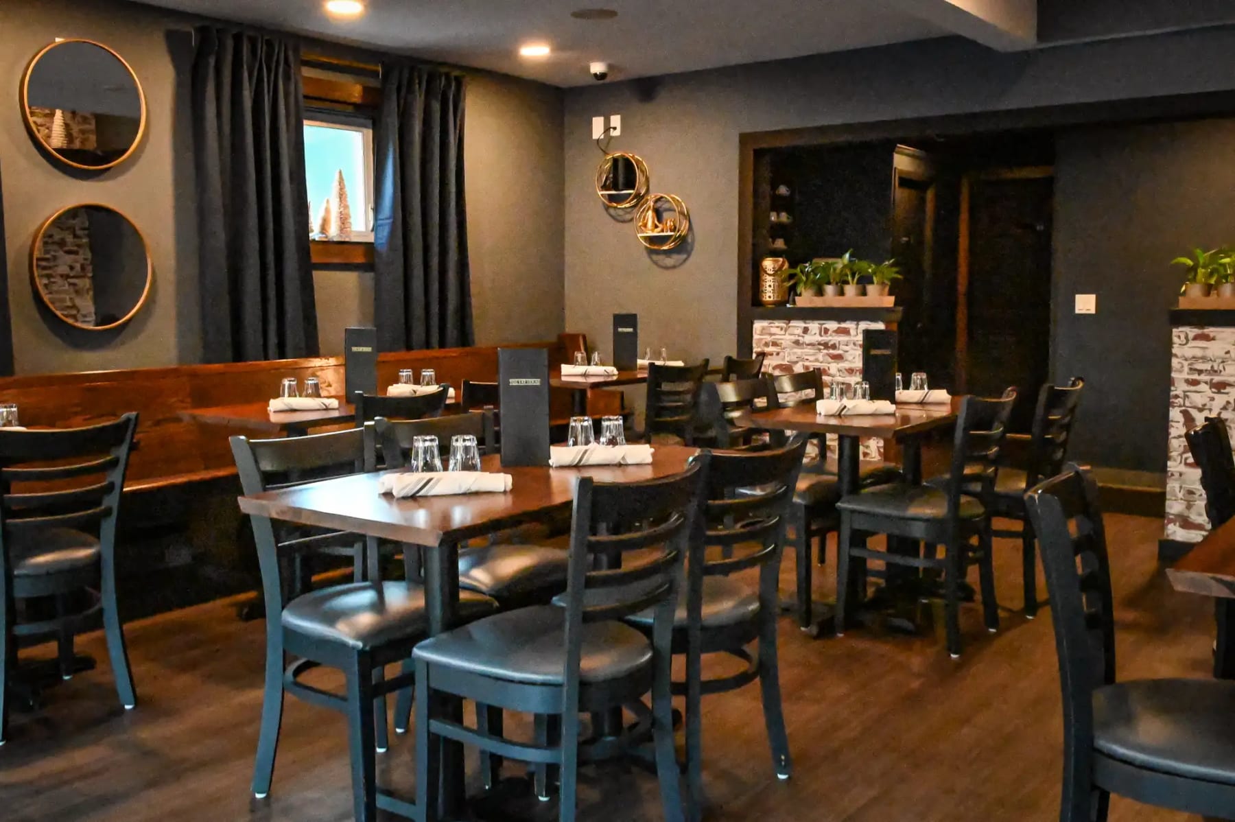 About Us - The Tap House: A Beacon Falls Culinary & Beer Haven