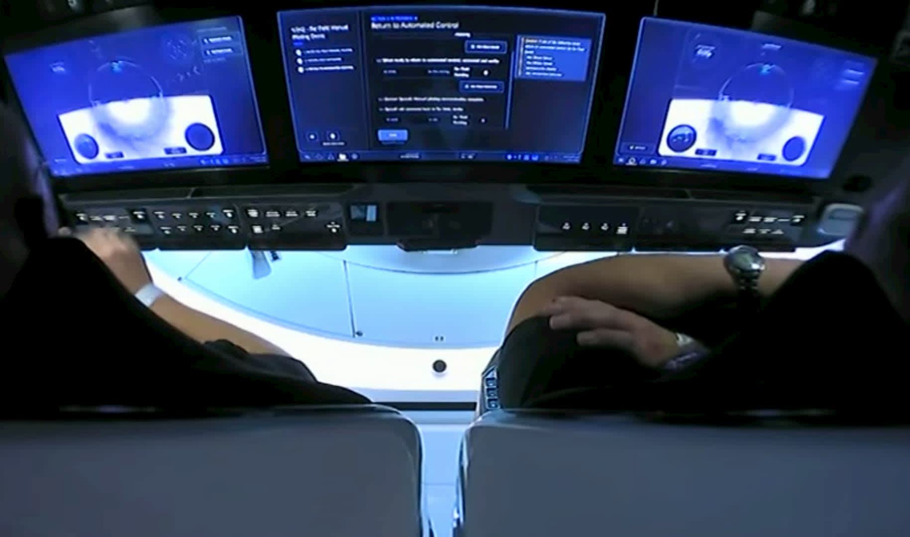 ISS Docking Simulator: Try Docking Crew Dragon With ISS In The SpaceX ...