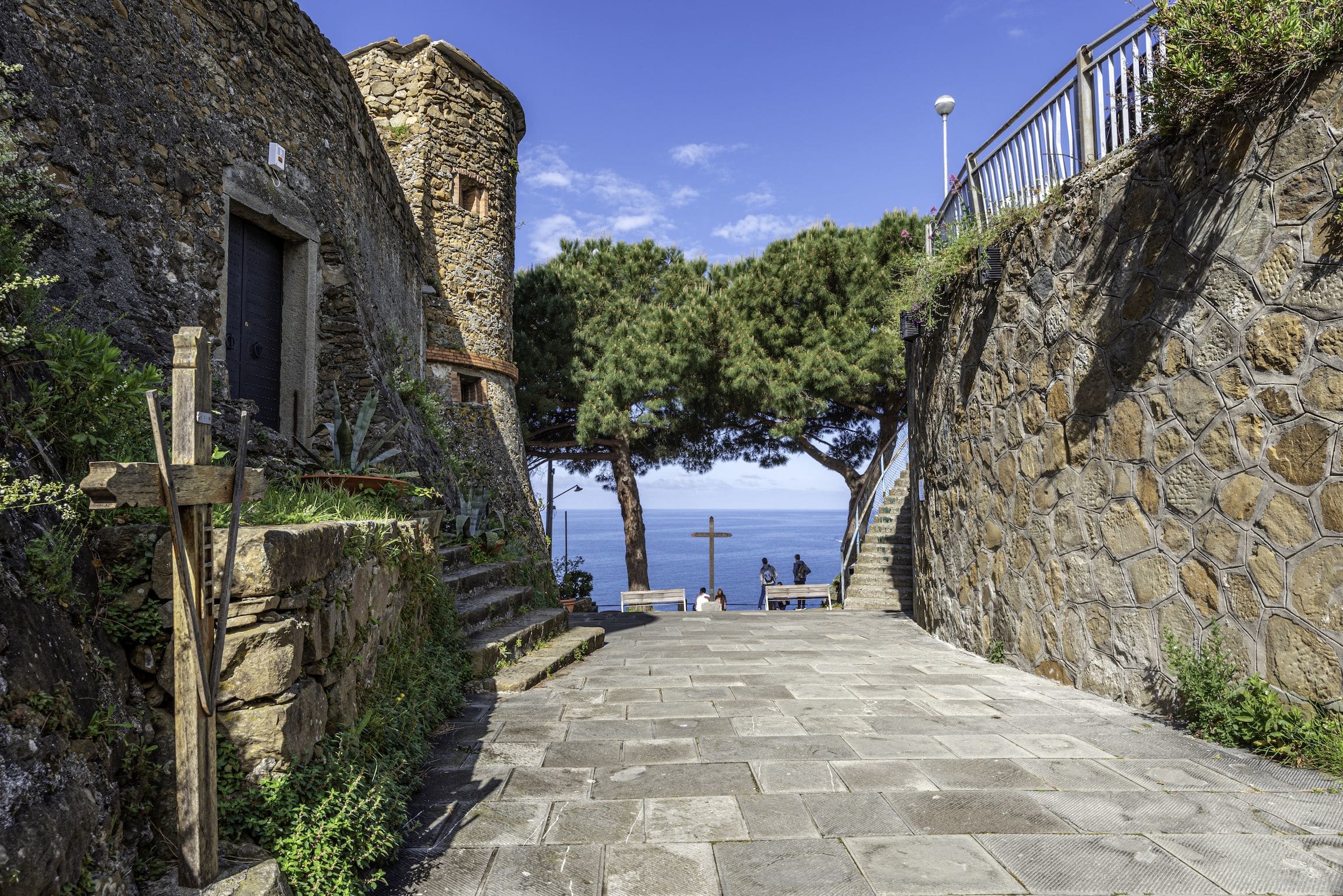 Cinque Terre Itinerary: 7 Days of Beaches and Delicious Cuisine