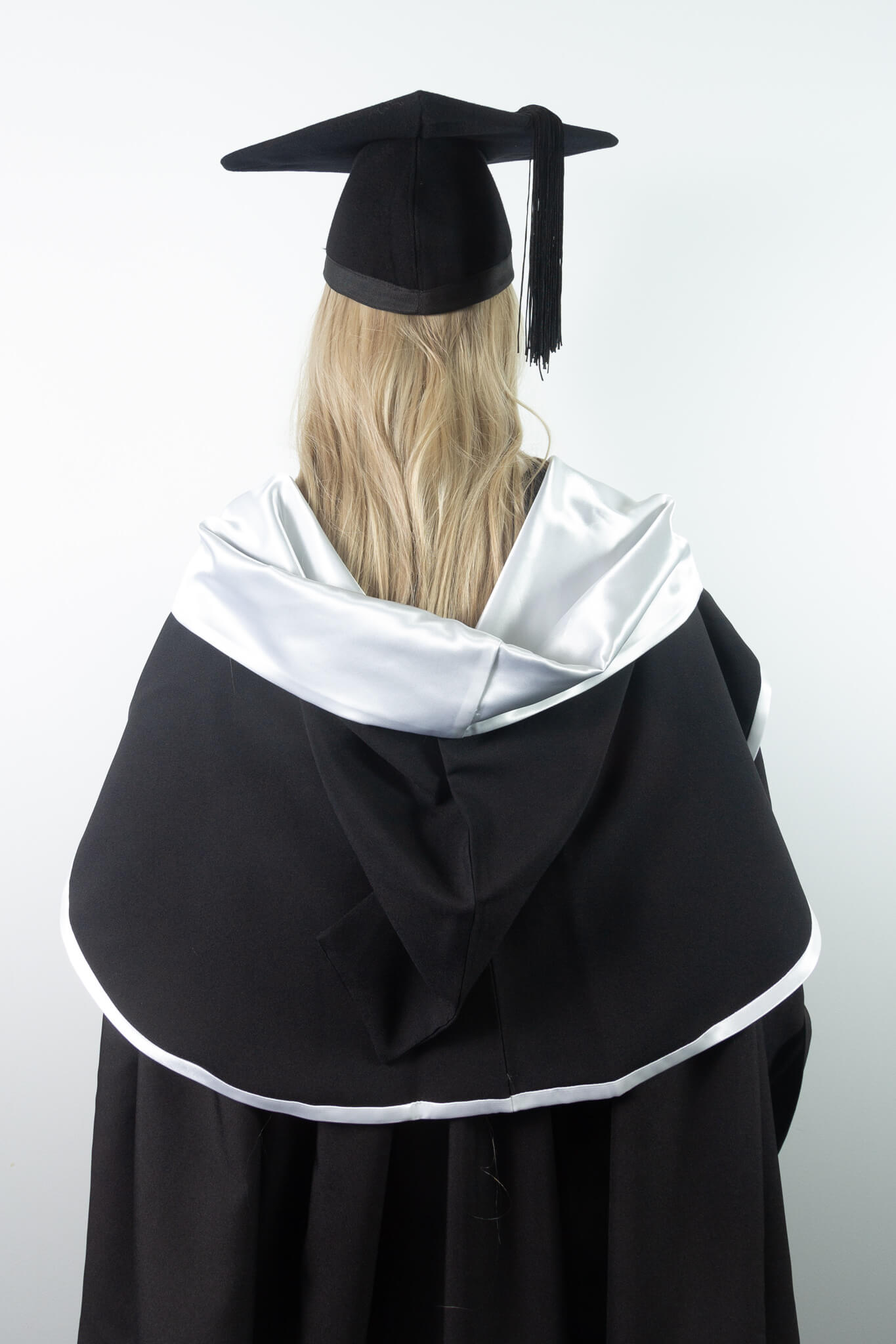 Bond University Bachelor of Humanities & Social Sciences graduation ...