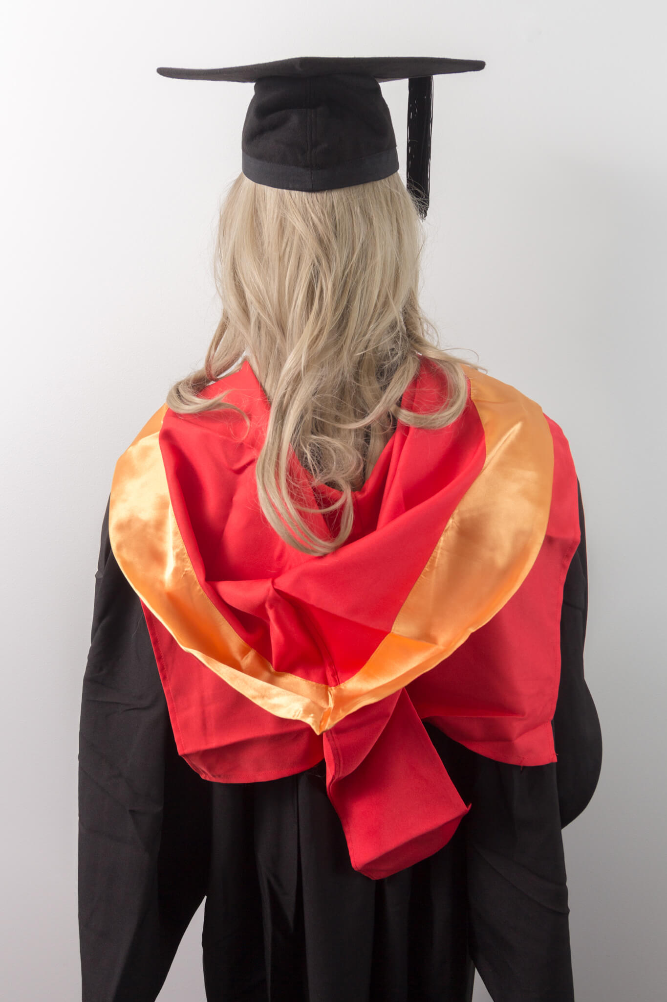 Charles Sturt University Bachelor of Science graduation gown set - Back ...