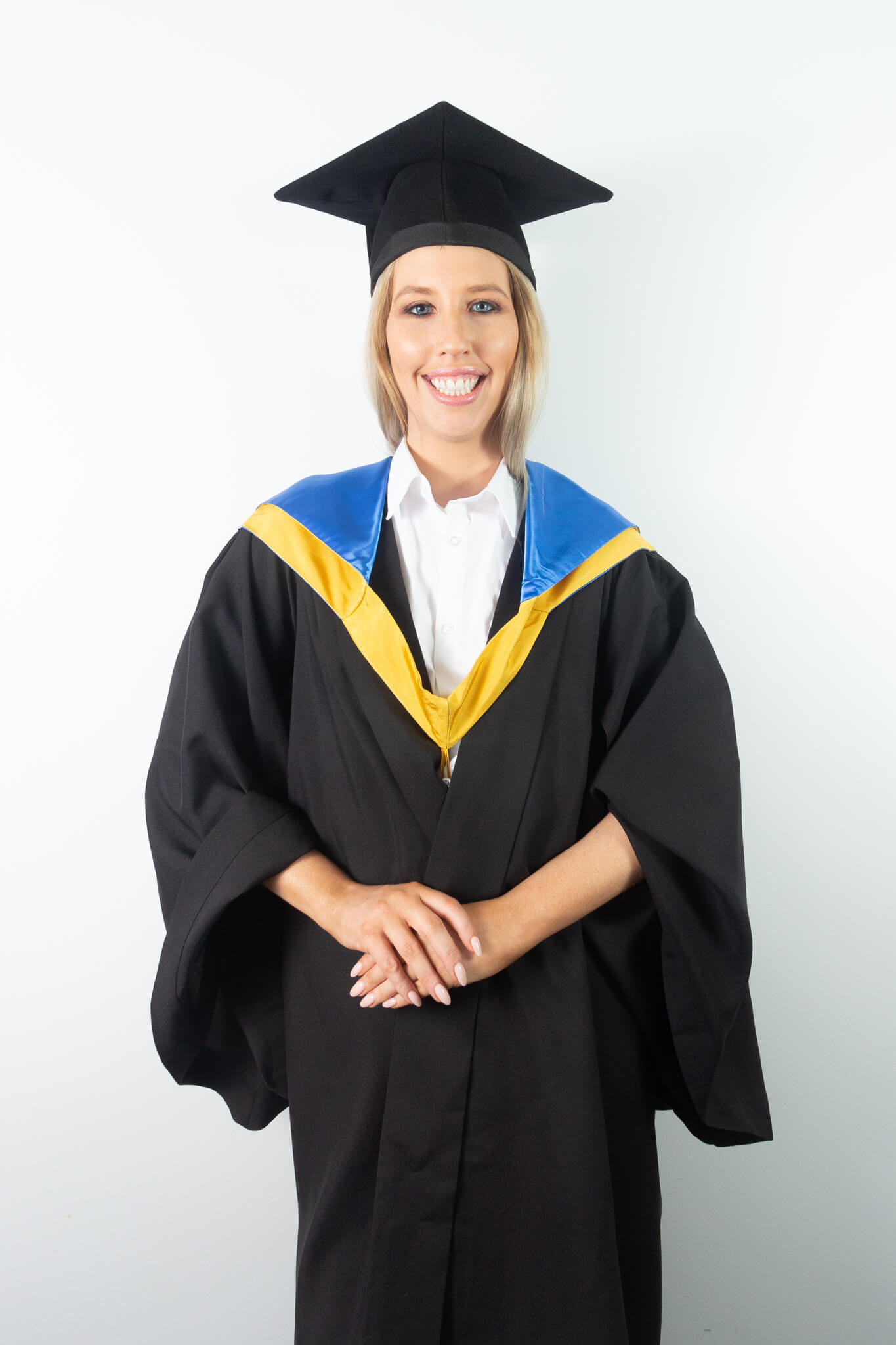 Macquarie University Master of Business & Economics graduation gown set ...