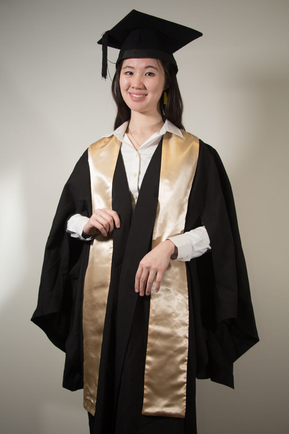 Swinburne advanced diploma of business graduation gown set - Front view