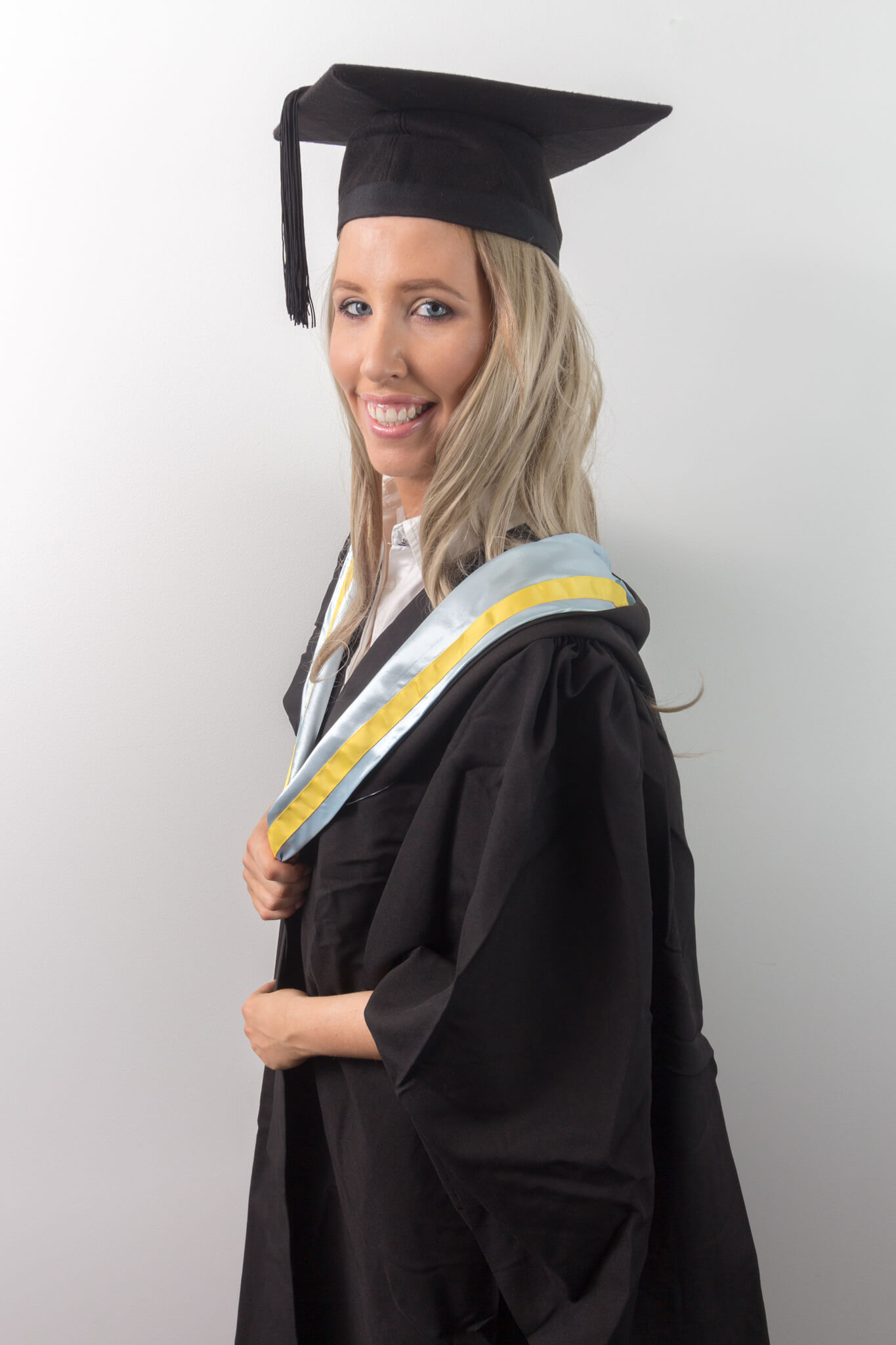 How To Wear Mba Graduation Gown at Victor Vanhoy blog