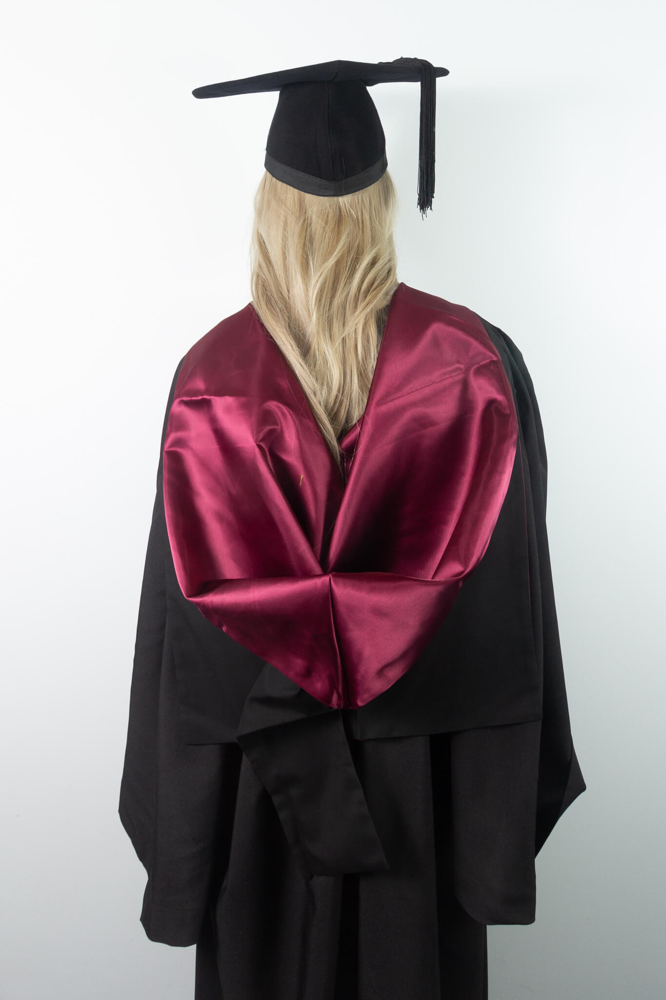 UoN Master of Architecture & Building graduation gown set - Back view