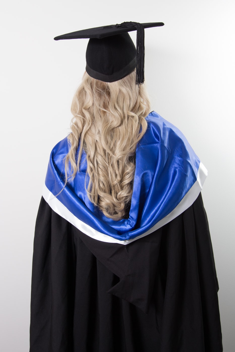 University of Western Australia Bachelor of Arts graduation gown set ...