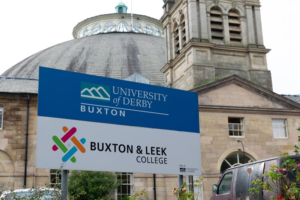 Buy Graduation Gown Sets | Gowning Street UK