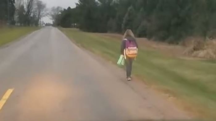 Video Dad Forces Daughter To Walk 5 Miles To School After Suspended