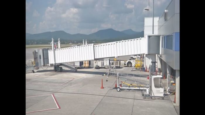 Roanoke airport getting new jet bridges thanks to $4.2 million federal ...