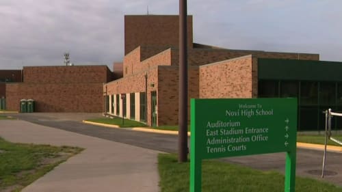 Novi high school goes to virtual learning