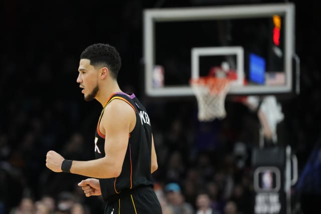 Booker scores 58 points, leads Suns to huge comeback win