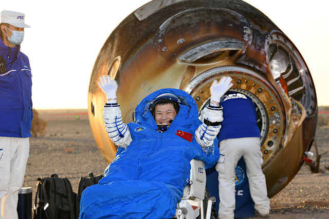 astronauts return from space