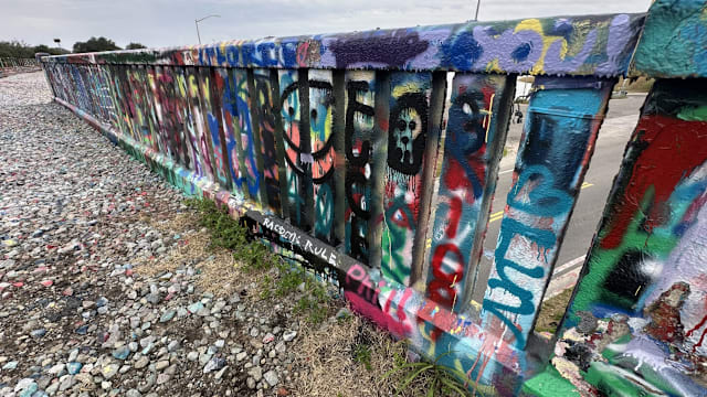 bridge graffiti