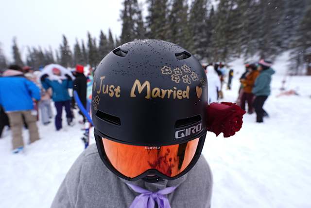 Dozens of couples get hitched at snowy Colorado ski resort on Valentine ...