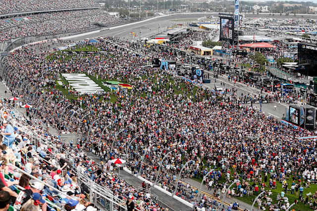 nascar crowd