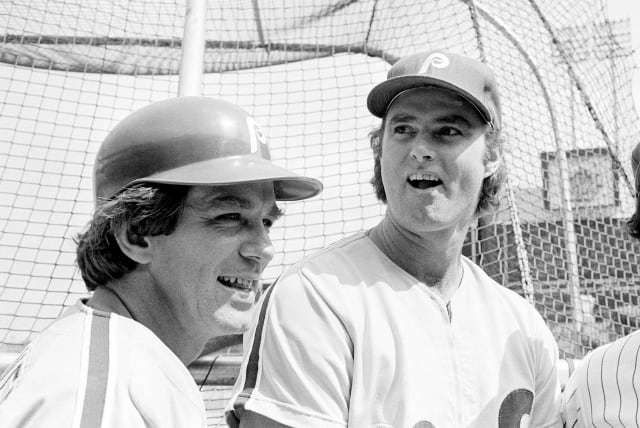 Tim McCarver, big league catcher and broadcaster, dies at 81