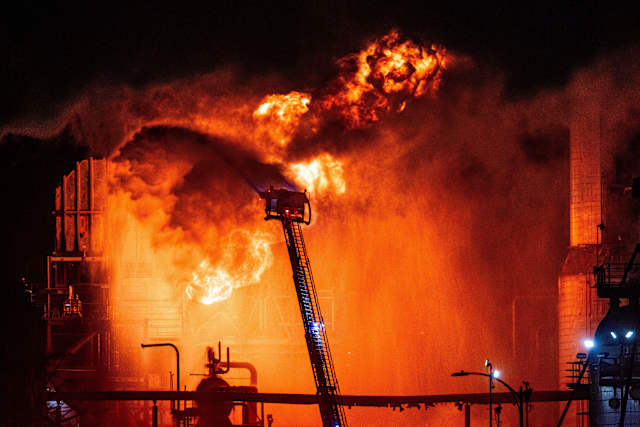 oil refinery fire