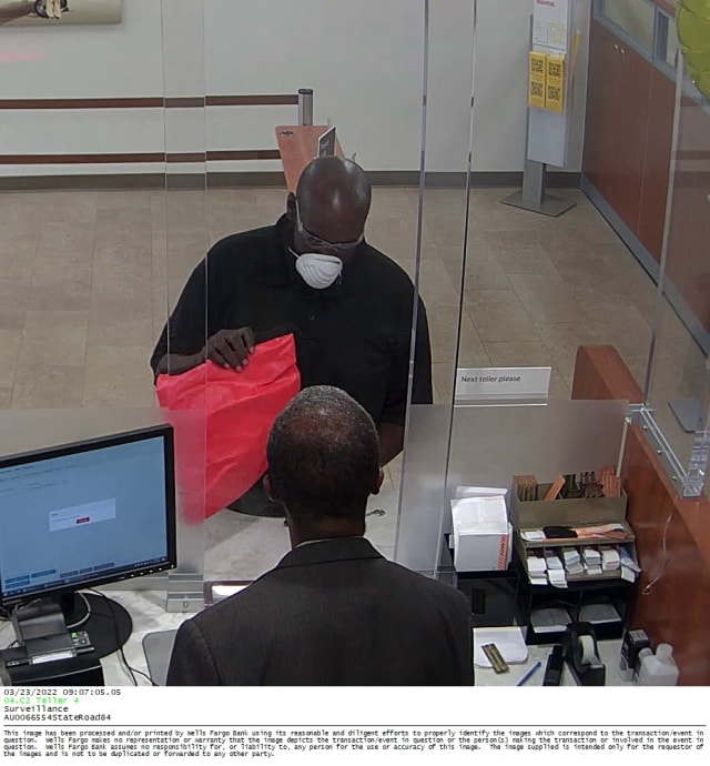 FBI publica fotografías de un robo a un banco en Fort Lauderdale